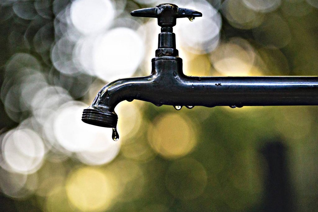 llave-agua-potable-servicios-publicos-1 – Agua.org.mx